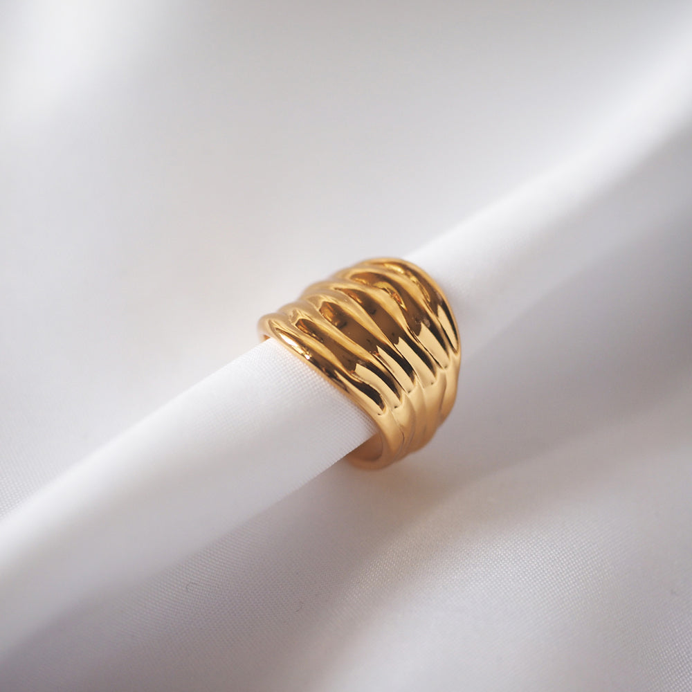 Gemma Wave Ring