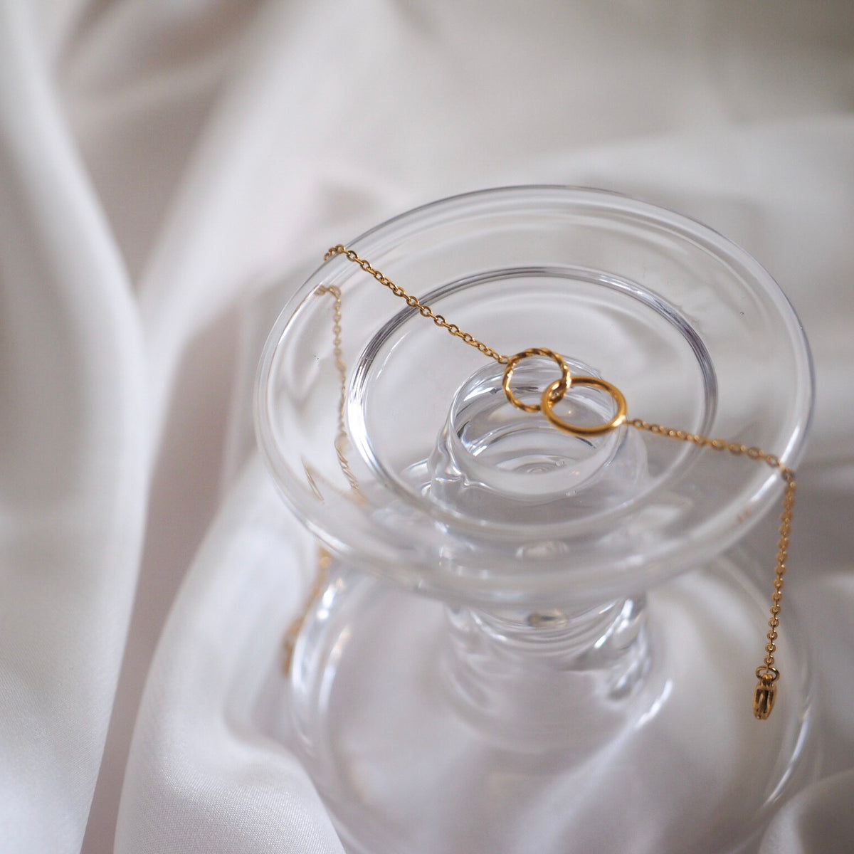 Linked Hoop Bracelet Dainty Delicate Subtle Minimalist Fashion Jewelry